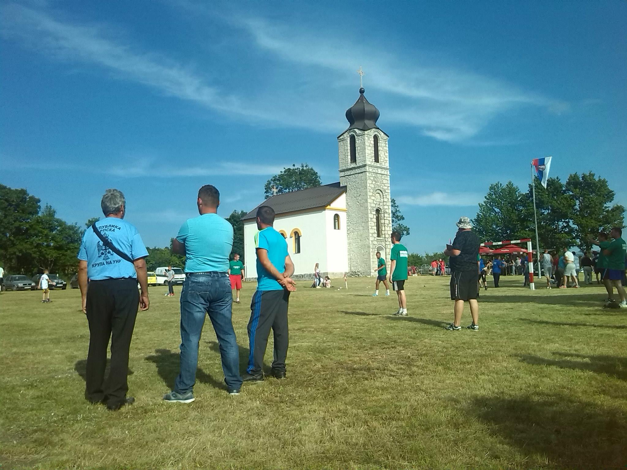 ŽIVE UZ SVIJEĆU: Selo Prkosi u opštini Bosanski Petrovac 26 godina bez ...